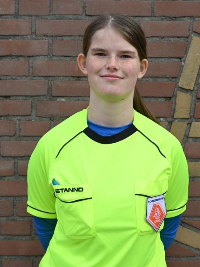 Cindy Scholthof assistent scheidsrechter bij Kwartfinale KNVB Beker ...